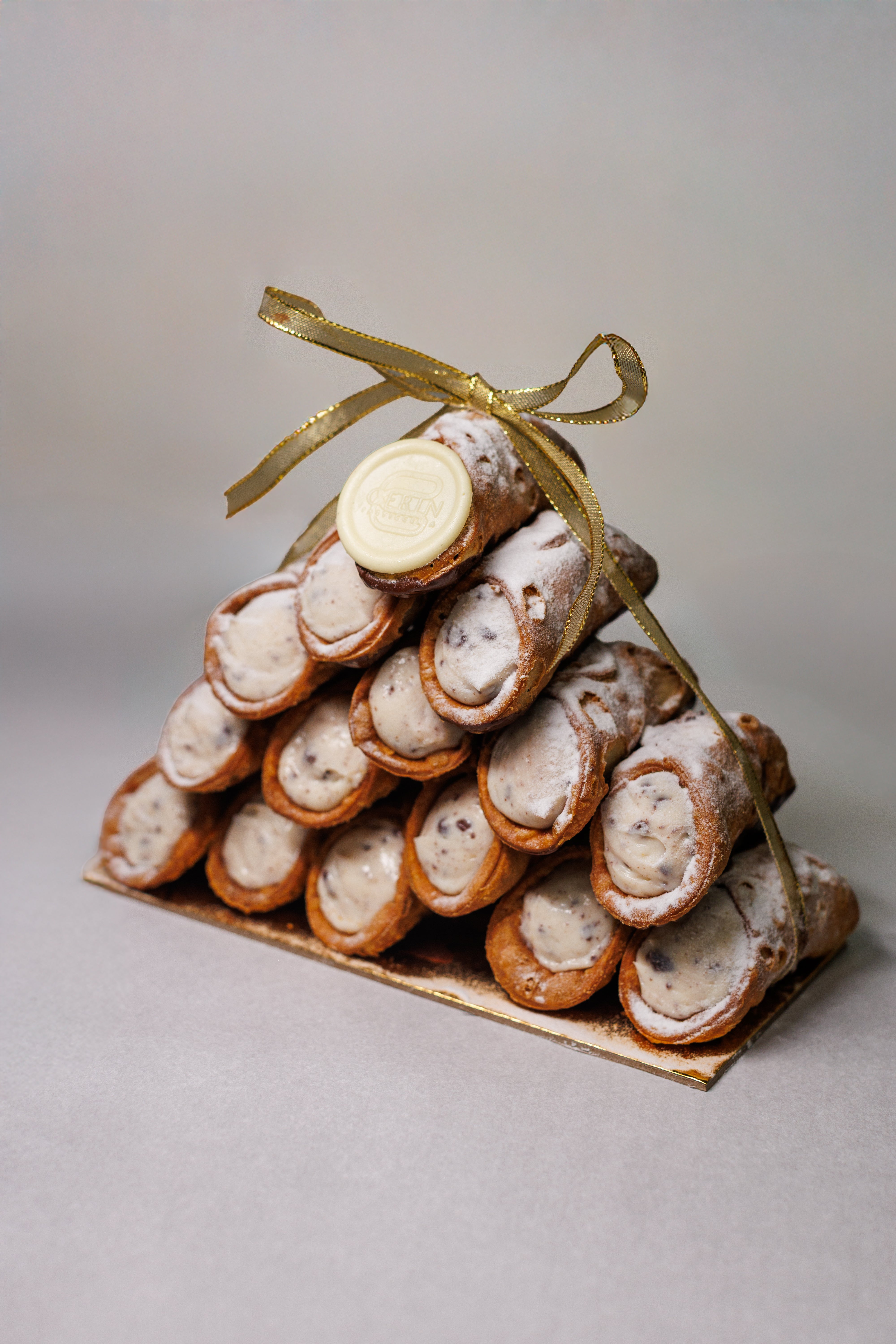 CANNOLI TOWER | Cerin pasticceria